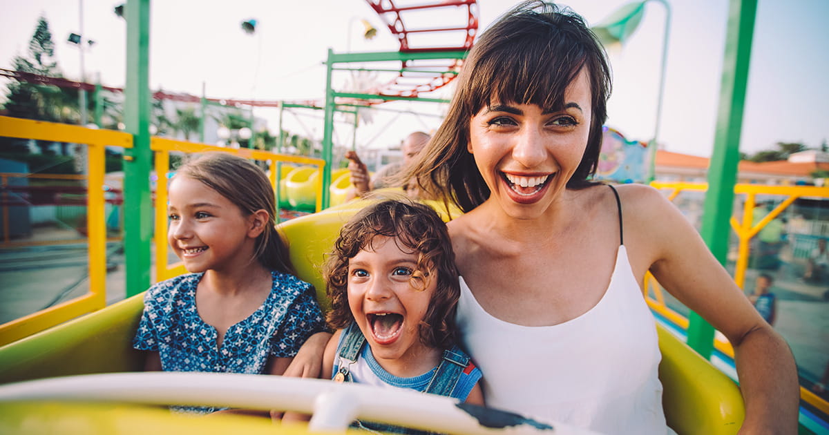 5 Thrilling Theme Parks Open Into the Fall